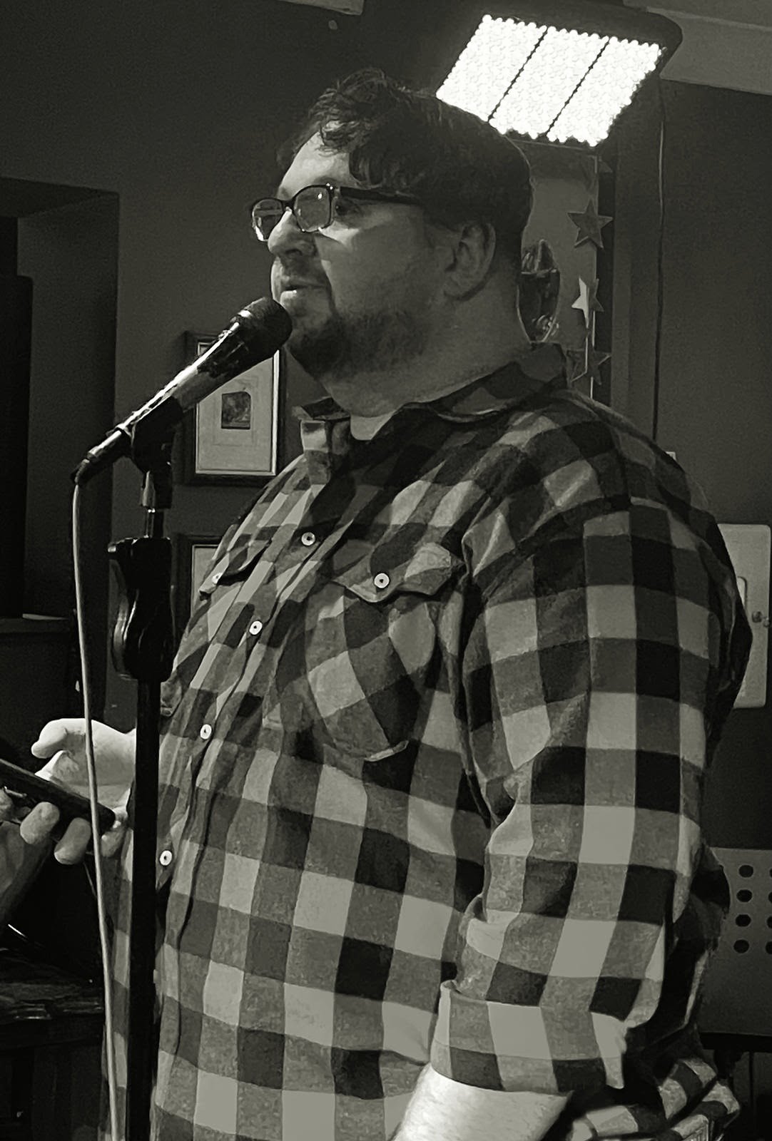 #TheWhiskeyShot: Poet Spotlight - Alan Parry - The Broken Spine